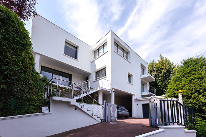 Le Pecq, Vignes, Benettes : Maison 7 pièces à vendre