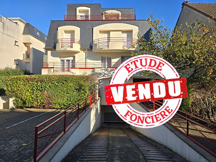 Appartement à vendre - Livry-Gargan, Centre-ville - 2 pièces - 1 chambre