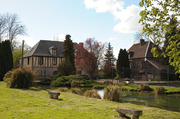 Maison 10 pièces à Estissac, à vendre