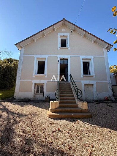 Maison à vendre - Ruelle-sur-Touvre - 5 pièces - 3 chambres