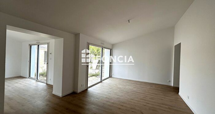 Maison à vendre - Coëx - 5 pièces - 1 chambre