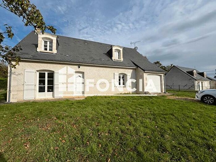 Maison à louer - Auzouer-en-Touraine - 7 pièces - 6 chambres