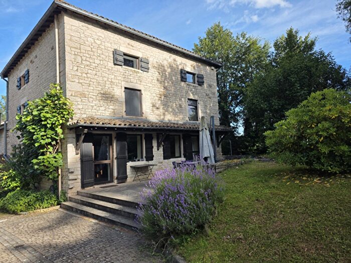 Maison 9 pièces à vendre à Tournus