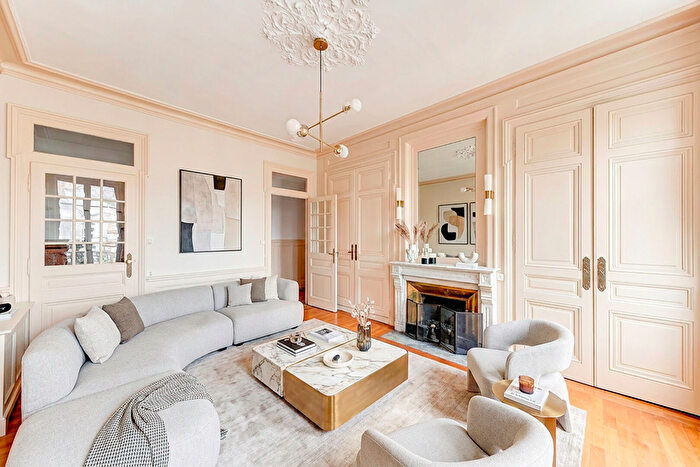 Appartement à vendre - Lyon e , Mutualité, Préfecture, Moncey - 5 pièces - 4 chambres