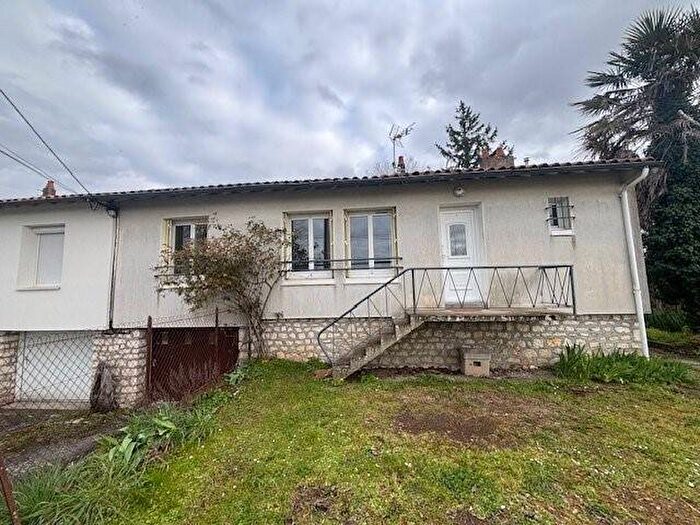 Maison à louer - Saint Ausone-Saint Martin-Saint Gelais, Angoulême - 4 pièces - 3 chambres