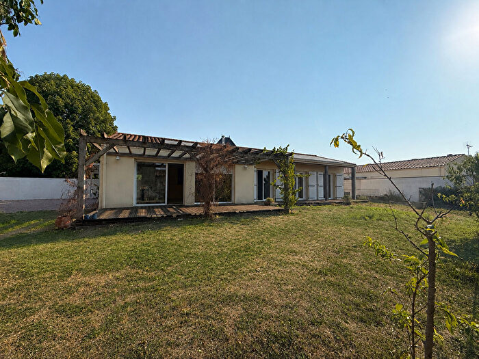 Maison 5 pièces à Saint-Jean-de-Liversay, à vendre