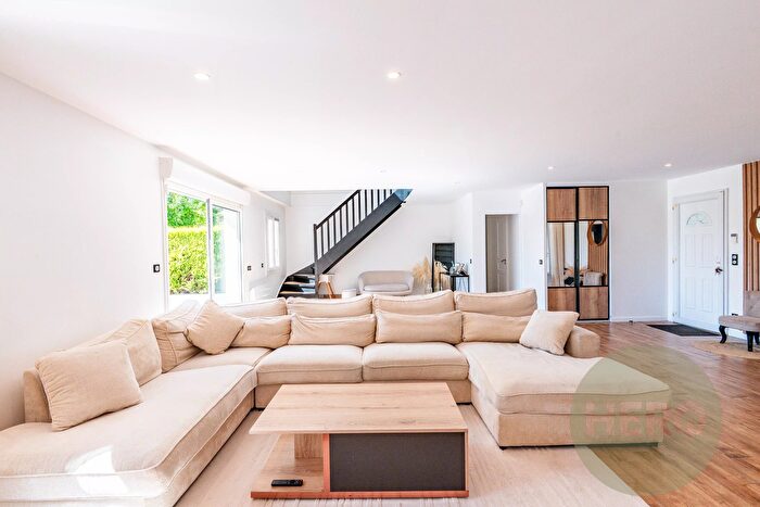 Montfort-lAmaury - Maison 7 pièces à vendre