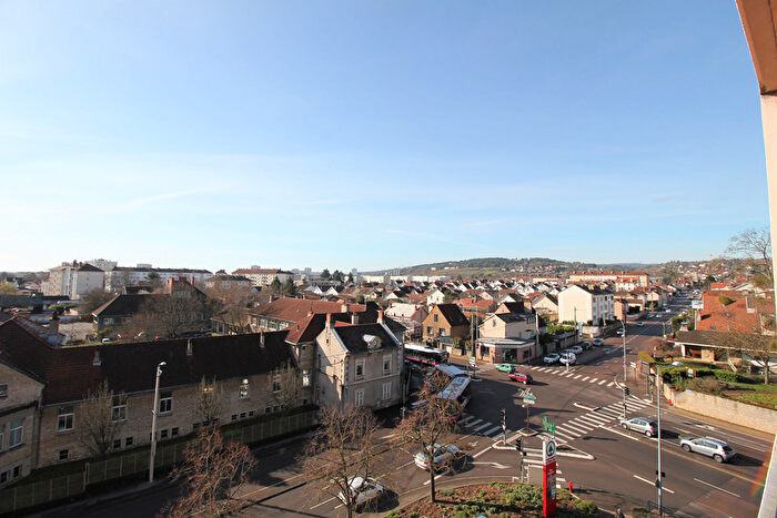 Appartement à louer - Dijon, Eiffel - 2 pièces - 1 chambre