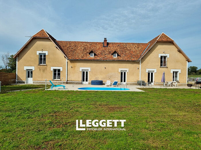 Maison à vendre - Montmorillon - 8 pièces - 5 chambres