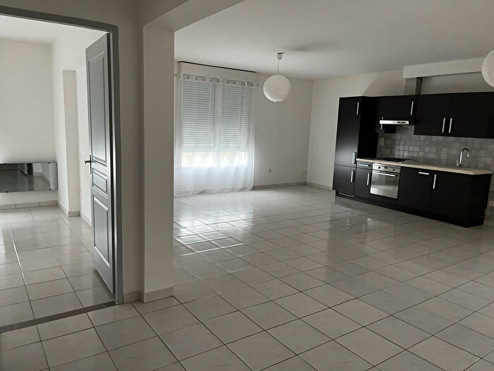 Maison à louer - Alès, Centre-ville - 3 pièces - 2 chambres