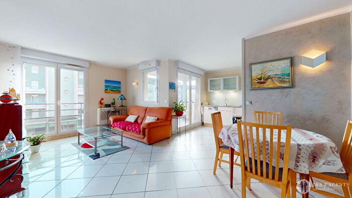 Appartement à vendre - Échirolles, Centre-ville - 3 pièces - 2 chambres