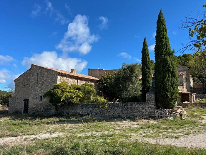 Maison à vendre - Saumane-de-Vaucluse - 8 pièces - 4 chambres