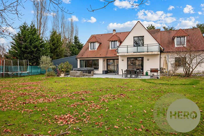 Maison à vendre - Le Perray-en-Yvelines - 9 pièces - 6 chambres