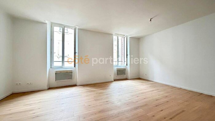 Appartement à louer - Nord, Caussade - 4 pièces - 3 chambres