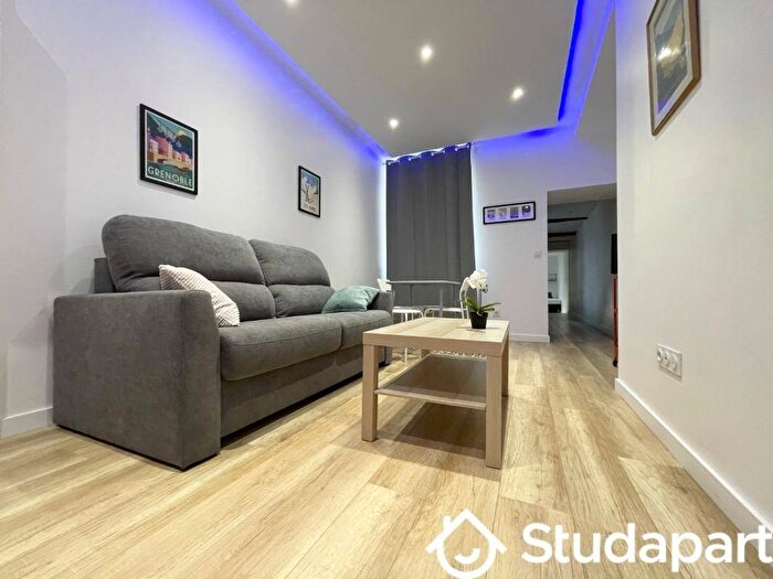 Appartement à louer - Centre-ville, Victor Hugo, Grenoble - 2 pièces - 1 chambre