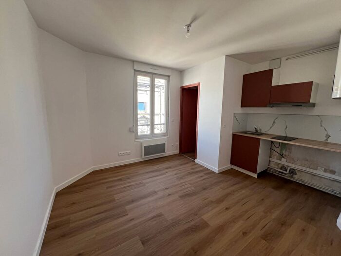 Appartement à louer - Cernay Jamin-Jean Jaurès-Epinettes, Reims - 2 pièces - 1 chambre