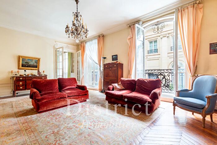 Appartement à vendre - Paris e , Muette-Nord, Trocadéro - 5 pièces - 3 chambres