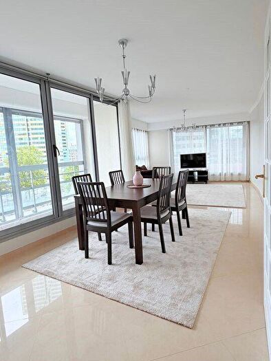 Appartement 4 pièces à louer à Hôtel de Ville, Courbevoie