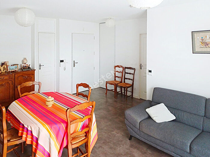 Avrillé, Adézière, Etang, Bosquets, Croix-Cadeau, Fléchet : Appartement 3 pièces à vendre