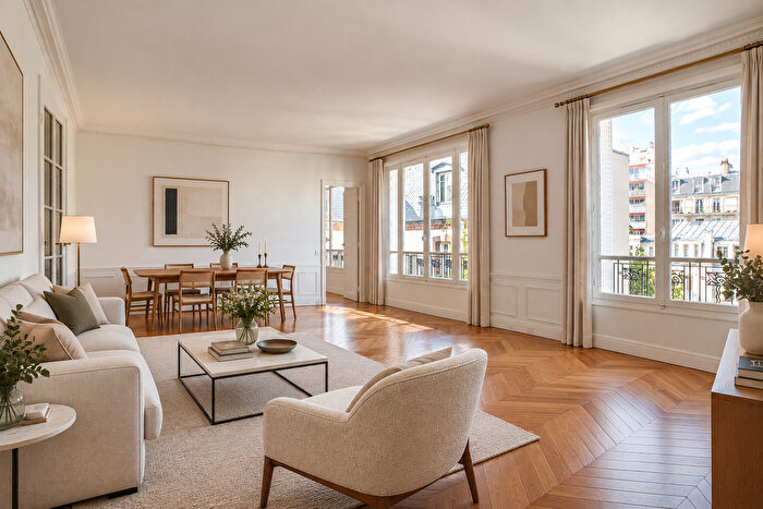 Appartement 5 pièces à vendre à Paris 16ème, Auteuil-Nord, Jasmin, Mirabeau