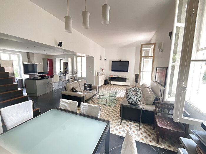 Maisons à vendre et appartements à louer - 1