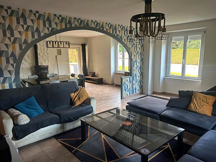 Maison 5 pièces à louer à Brusvily