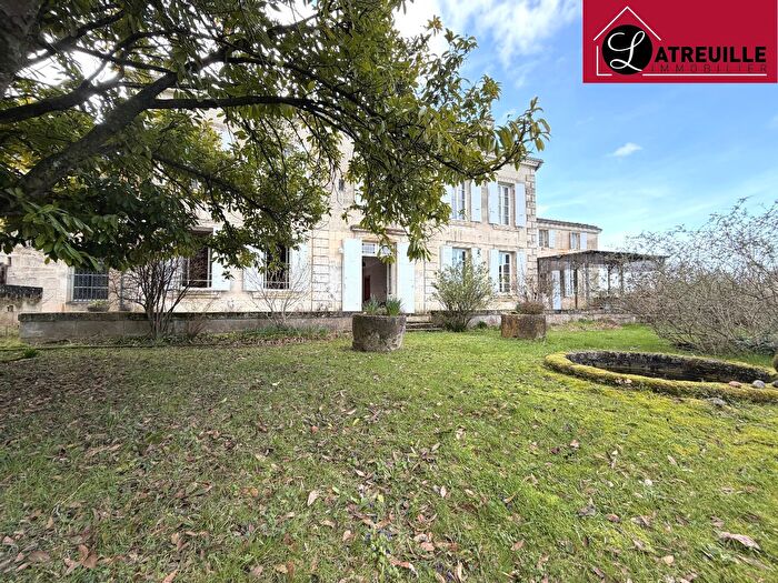 Maison à vendre - Tesson - 12 pièces - 7 chambres