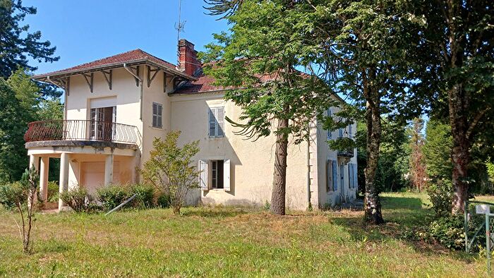 Saint-Martin-dOney : Maison 10 pièces à vendre