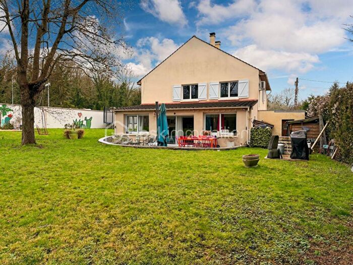 Maison à vendre - Mennecy, Centre-ville, Gare, Châtries, Château, Bel-Air - 8 pièces - 6 chambres