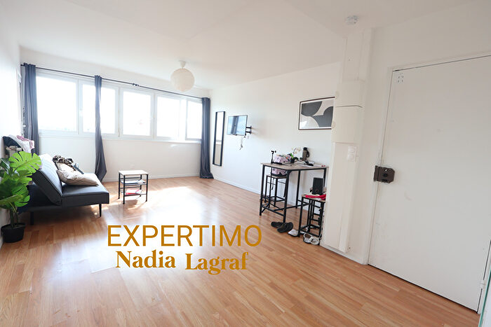Appartement 5 pièces à Villeneuve-la-Garenne, Nord, à vendre