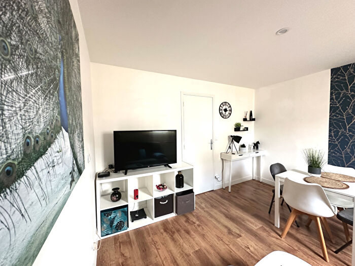 Appartement à louer - Roubaix, Sainte-Elisabeth - 2 pièces - 1 chambre