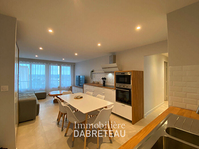 Appartement à louer - Bron, Eglise - 4 pièces - 1 chambre