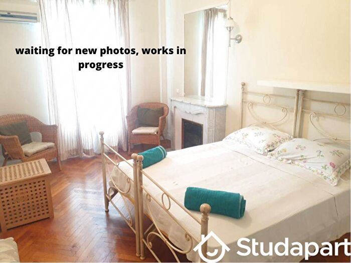 Appartement à louer - Fleurs-Gambetta, Nice - 1 pièce - 3 chambres