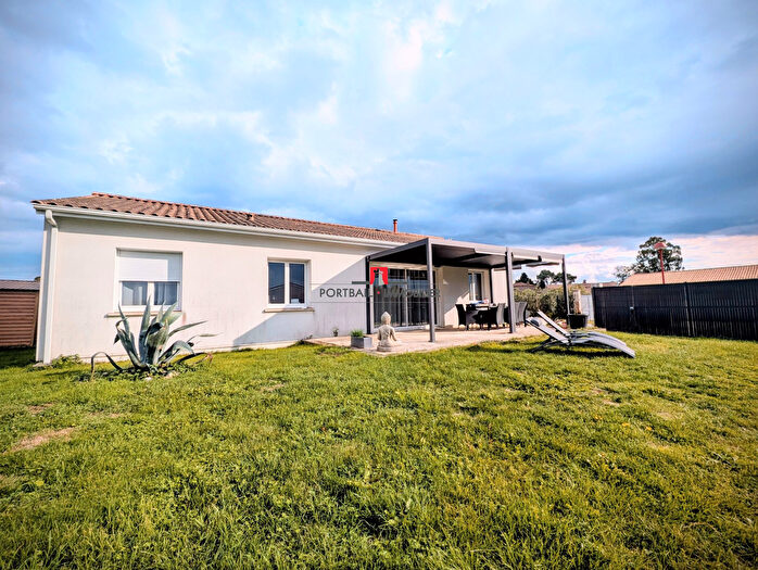 Maison à vendre - Cubnezais - 4 pièces - 3 chambres