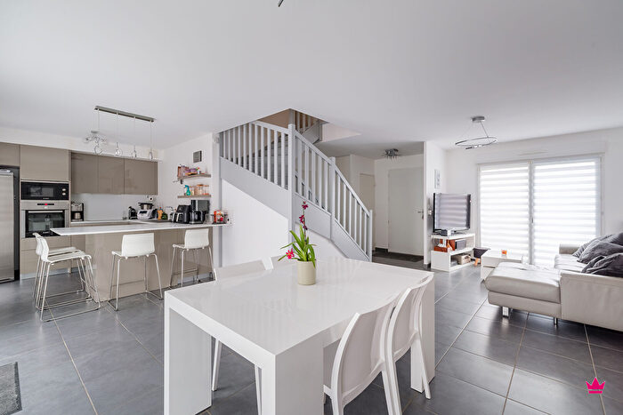 Chassieu : Maison 5 pièces à vendre