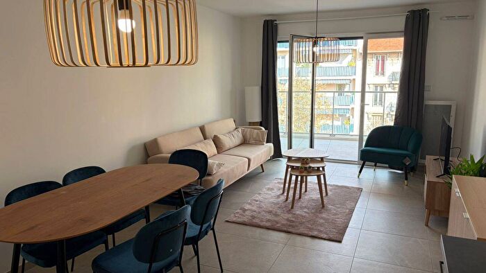 Appartement à louer - Riquier, Nice - 3 pièces - 2 chambres