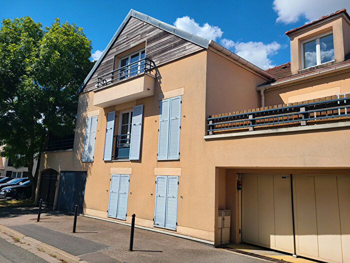 Appartement 2 pièces à louer à Fontenay-le-Fleury, Vieux village