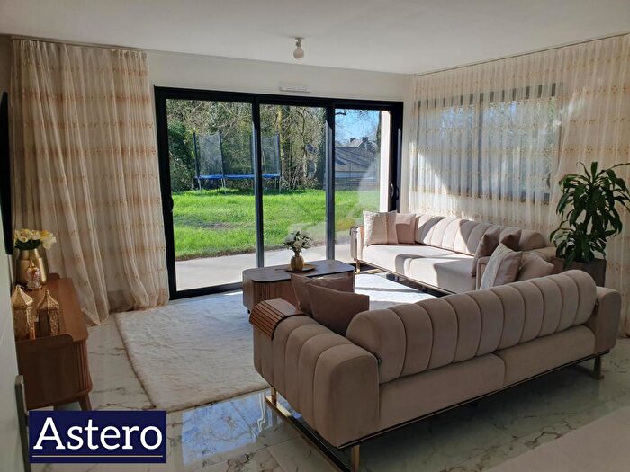 Maison à vendre - Loudéac - 7 pièces - 5 chambres