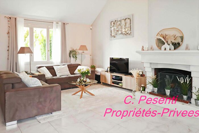 Saint-Thibault-des-Vignes : Maison 7 pièces à vendre