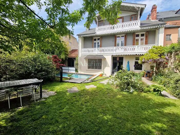 Bagnères-de-Bigorre - Maison 10 pièces à vendre