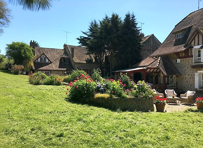 Maison à vendre - Breuillet - 11 pièces - 8 chambres