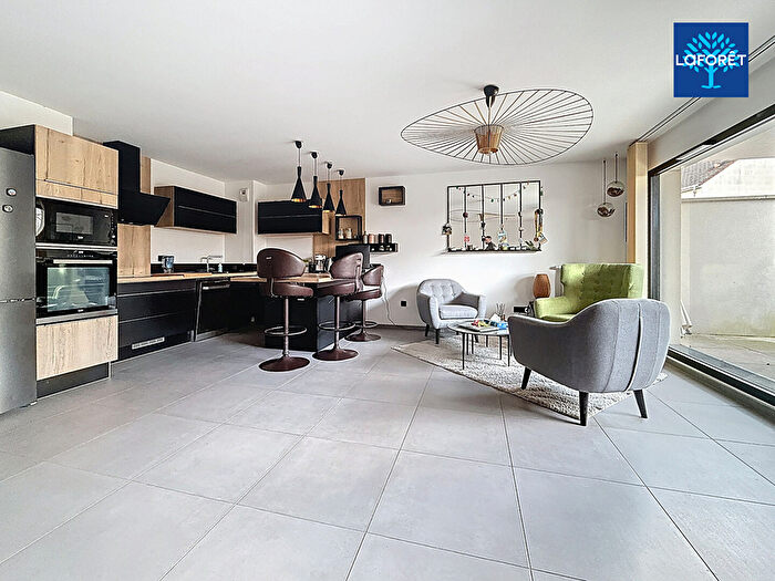 Appartement à vendre - Noisy-le-Grand, Centre-ville - 3 pièces - 2 chambres