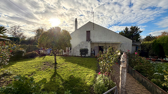 Maison à vendre - La Pouëze - 5 pièces - 3 chambres