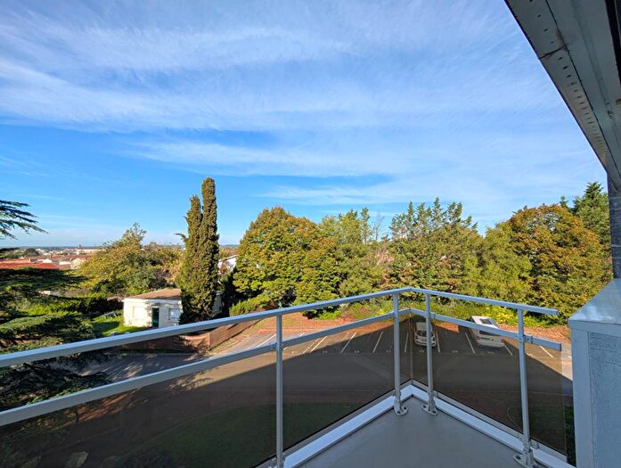 Appartement à vendre - Cognac, Champ de Foire - 4 pièces - 3 chambres