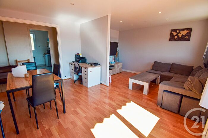 Appartement à vendre - Villefranche-sur-Saône, Nord Est - 3 pièces - 2 chambres