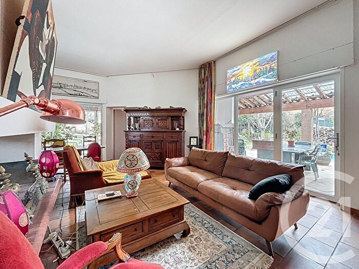 Maison à vendre - Vailhauquès - 6 pièces - 4 chambres