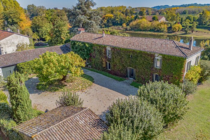 Maison à vendre - Sainte-Foy-la-Grande - 10 pièces - 5 chambres