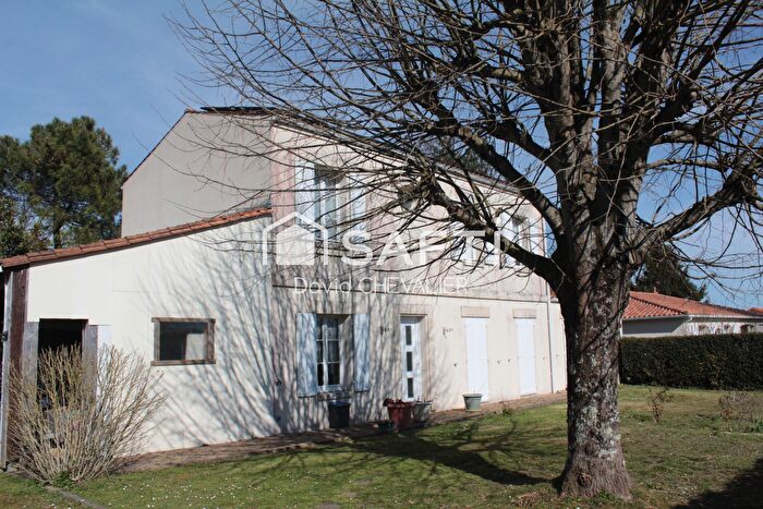 Maison 6 pièces à vendre - Saint-Genis-de-Saintonge