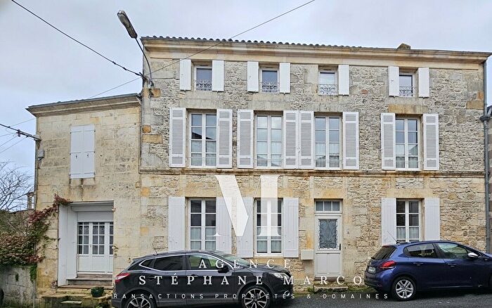 Maison 12 pièces à Pont-l'Abbé-d'Arnoult, à vendre