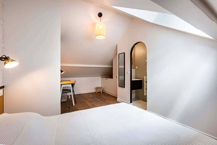 Appartement 1 pièce à louer à Hauts d'Asnières-Métro, Asnières-sur-Seine